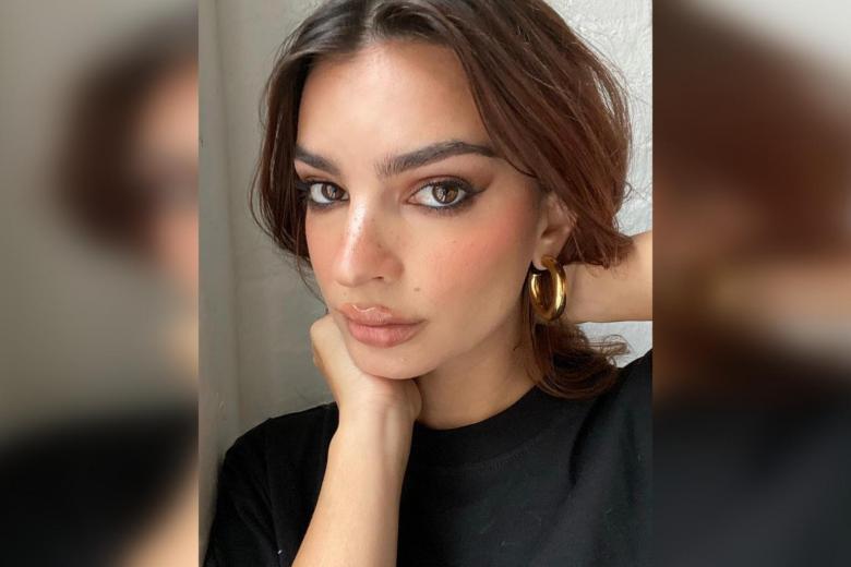 Model Emily Ratajkowski reclaims her image by auctioning NFT of herself ...