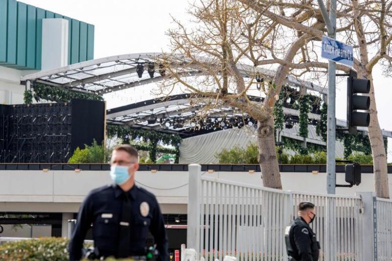 US Supreme Court limits police power to enter homes with no warrant ...