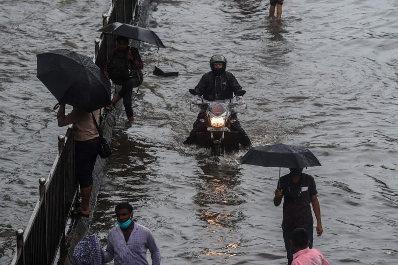 In Pictures: Monsoon rains lashes Mumbai | The Straits Times