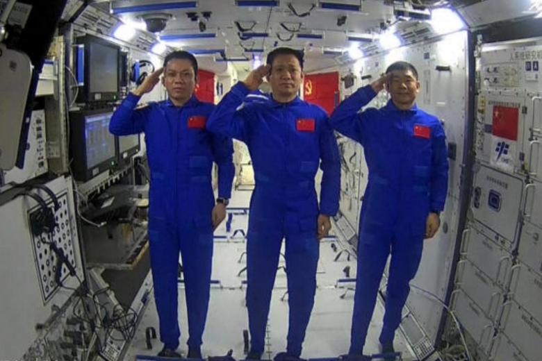 Chinese astronauts enjoy wide-ranging menu choices while in orbit | The ...
