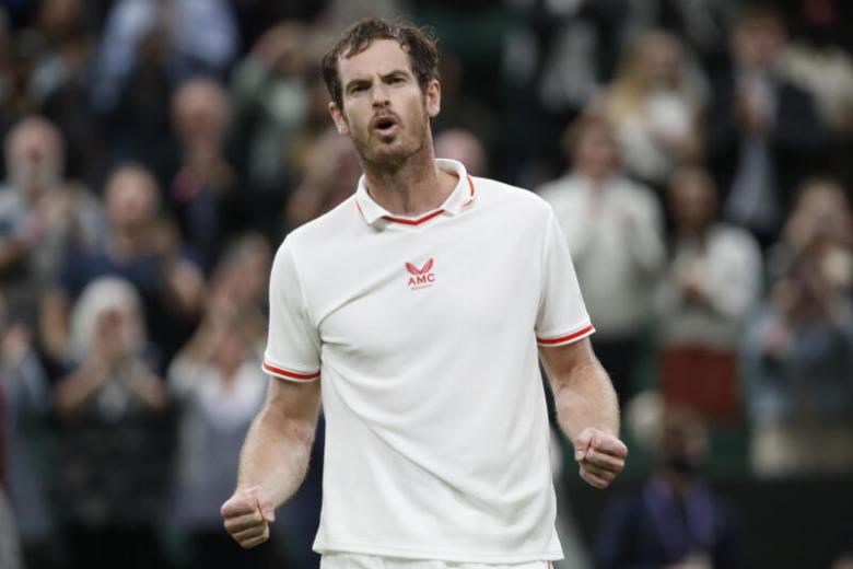 Tennis: Murray survives big wobble to make winning return at Wimbledon ...