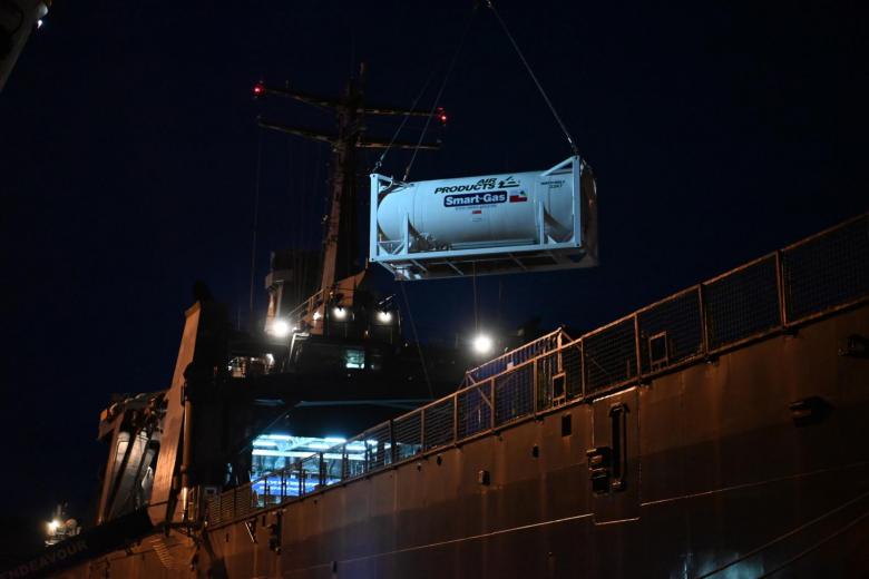 Singapore Navy ship leaves with life-saving oxygen supplies to support ...