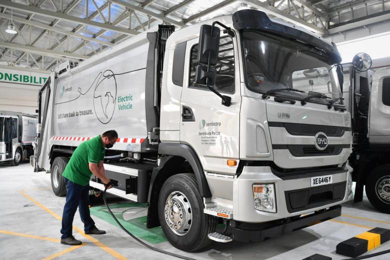 Sembcorp launches EV charging hub in Tuas, deploys electric trucks for waste collection | The ...