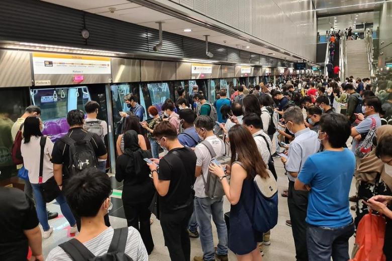 MRT train fault on Circle Line causes delays of up to 30 minutes during ...