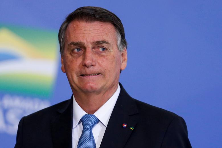 Brazil's Bolsonaro blocks critics on social media, says rights group ...