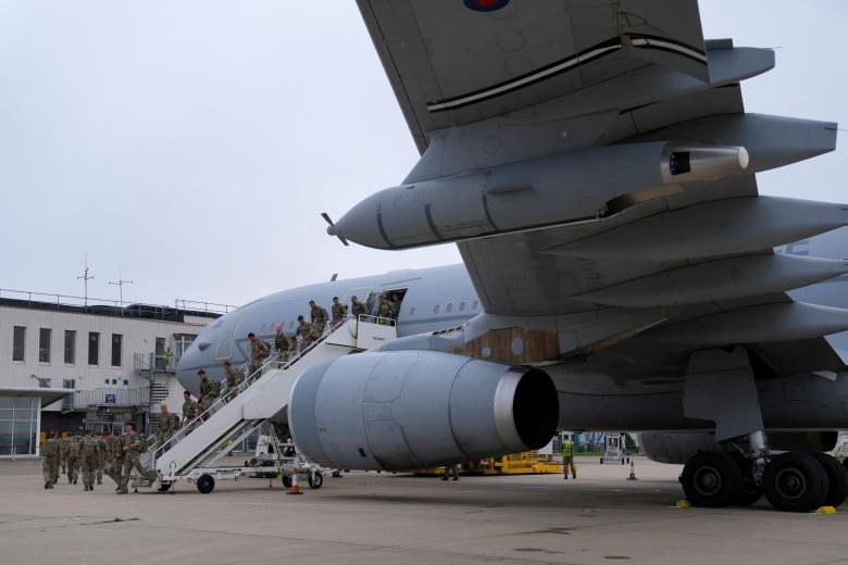 Last British military flight leaves Afghanistan after evacuating 15,000 ...