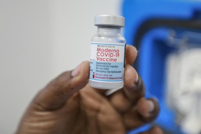 Moderna working on booster to combine Covid-19 vaccine with a flu shot ...