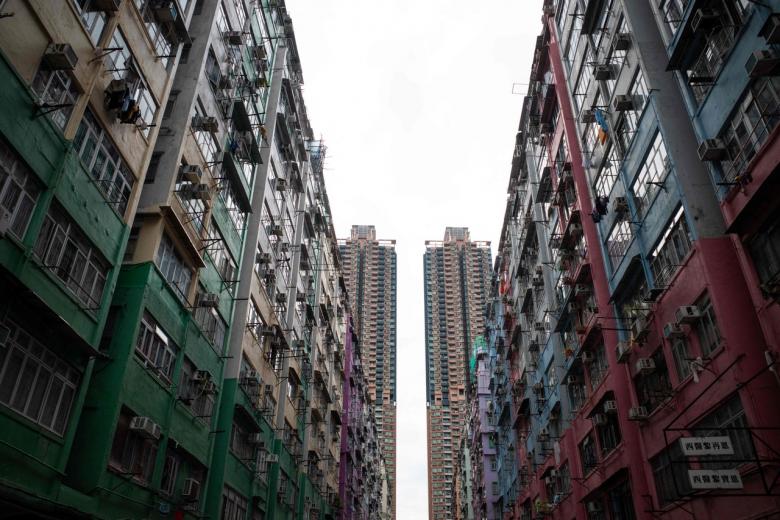 Hong Kong home prices hit record high in July, edged lower in August ...