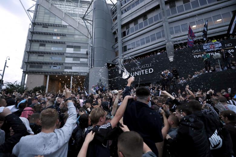 Football: Saudi Arabia-led consortium completes Newcastle takeover ...