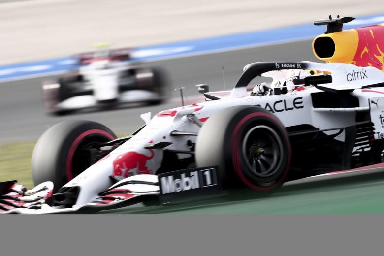 Motor racing: F1 drivers praise grippy Istanbul track after 2020 'ice ...