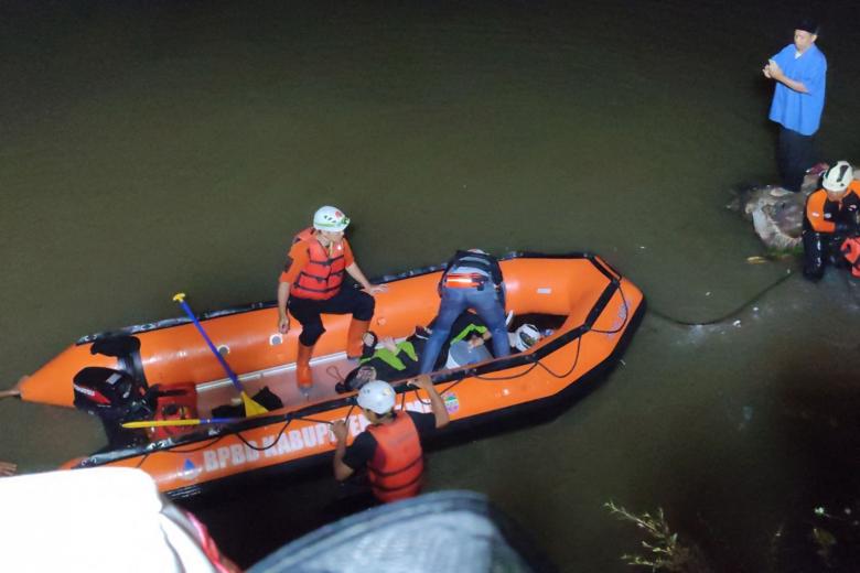 11 Indonesian scouts die in river trek | The Straits Times