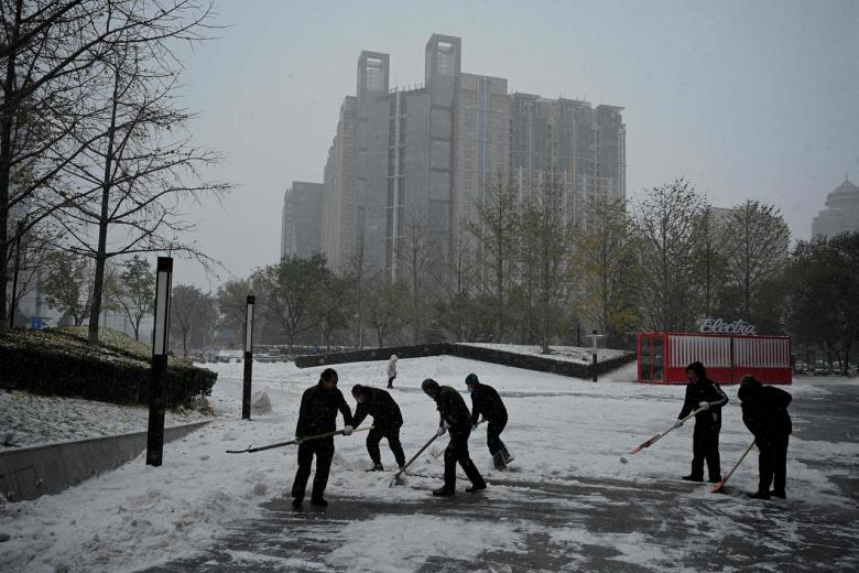 China issues winter's first snowstorm orange alert | The Straits Times