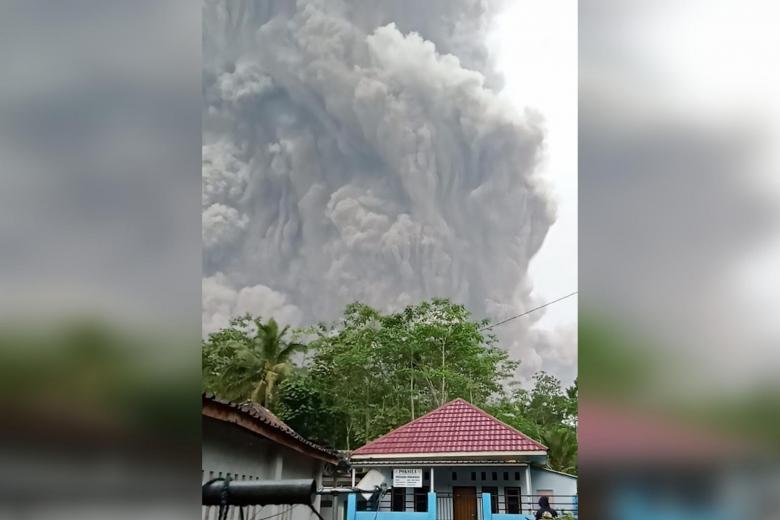 Indonesia Semeru volcanic eruption kills 14; dozens injured | The ...