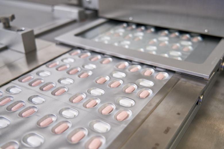 Pfizer's Covid-19 pill wins US FDA emergency use authorisation | The ...