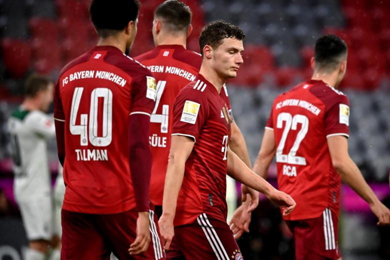Football: Depleted Bayern suffer shock 2-1 loss to Gladbach in ...