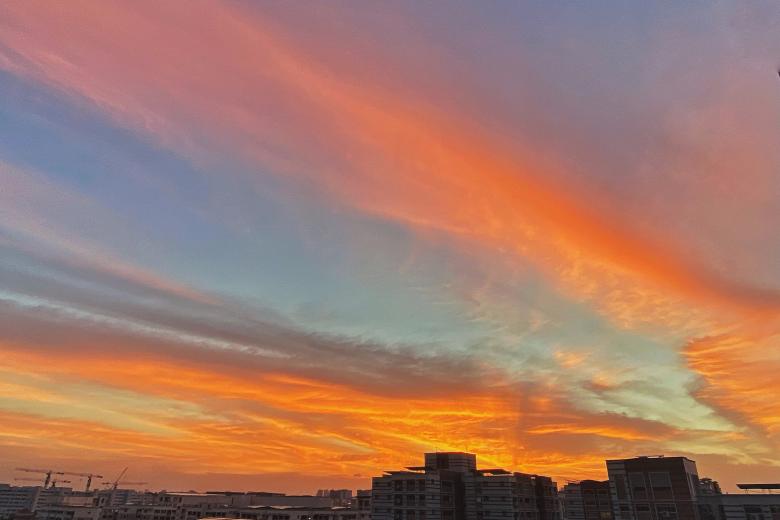 Singapore residents treated to vibrant sunset to welcome the weekend ...