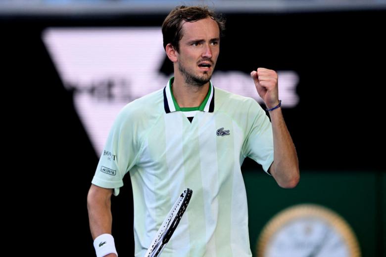 Tennis: Tempers rise as Medvedev reaches Aussie Open quarters | The ...