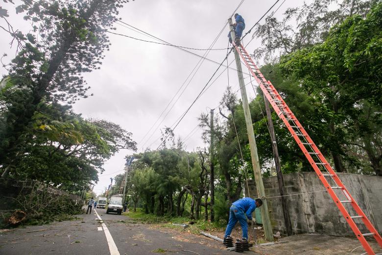 Thousands lose power but Mauritius escapes 'major damage' from cyclone ...