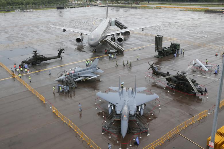 RSAF F-16 fighter jet and Apache helicopters to perform at Singapore Airshow | The Straits Times