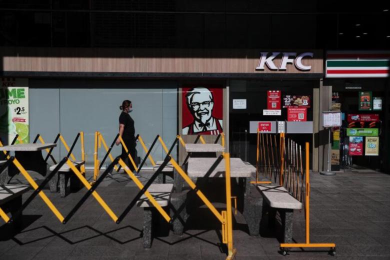 KFC fined $3,000 for allowing 4 patrons to mingle across 2 tables | The ...