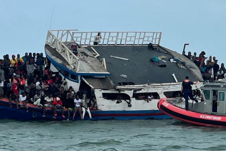 Boat packed with hundreds of Haitian migrants runs aground in Florida ...