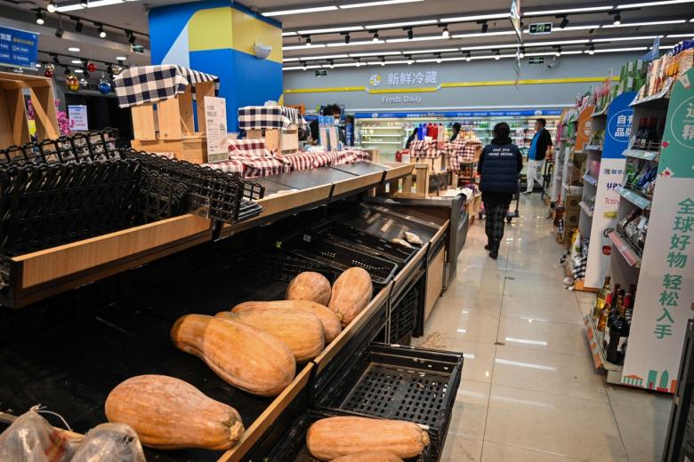 'Fighting tooth and nail' for veggies: Shanghai residents bristle under ...