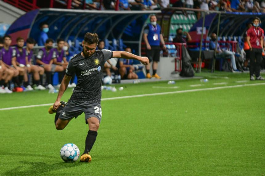 Football: Stags' renaissance man van Huizen relishing second chance ...