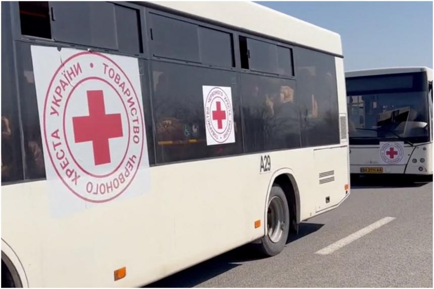 Red Cross evacuee convoy arrives from Russian-held city | The Straits Times