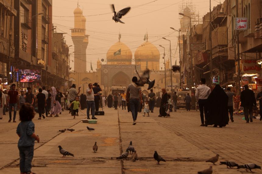 Dozens hospitalised as Iraq gripped by dust storm | The Straits Times