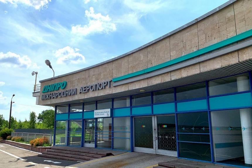 Russian rockets destroy Dnipro airport: Ukraine officials | The Straits ...