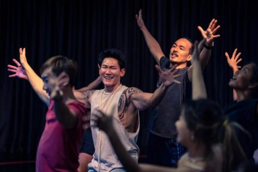 Dark Sing'Theatre musical more faithful to The Hunchback Of Notre Dame ...