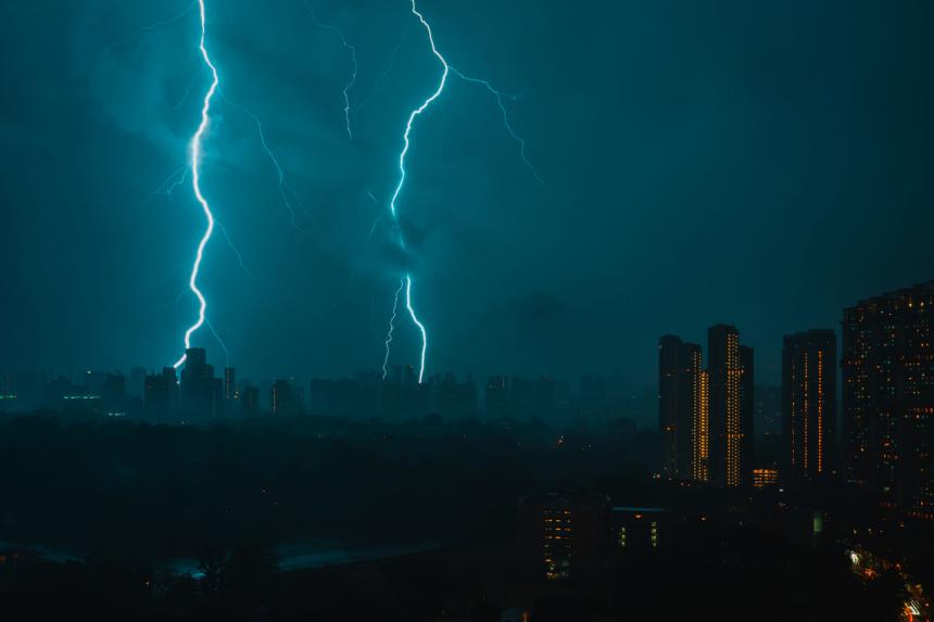 Storm chasing photographers welcome high levels of lightning activity ...