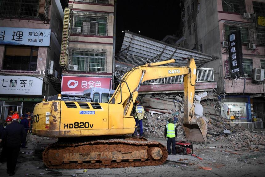 2 dead in central China building collapse | The Straits Times