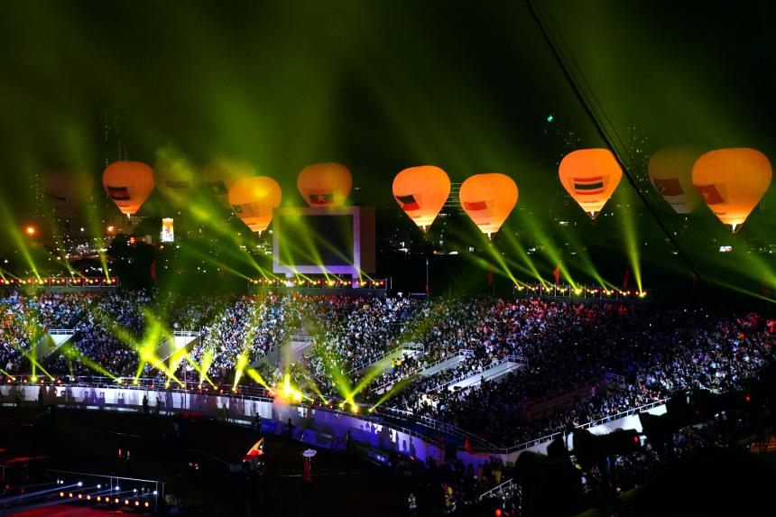 SEA Games: Spectators pack stadium as first Games since pandemic begins ...
