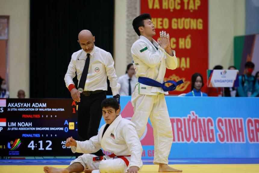 SEA Games: Noah Lim wins back-to-back gold with victory in jujitsu men ...