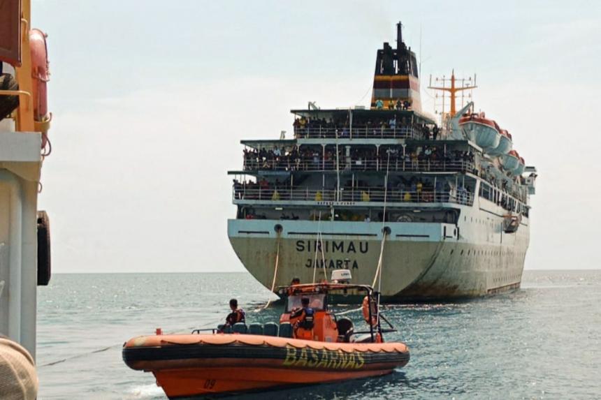 Trapped Indonesian ferry with 800 on board dislodged: Military | The ...