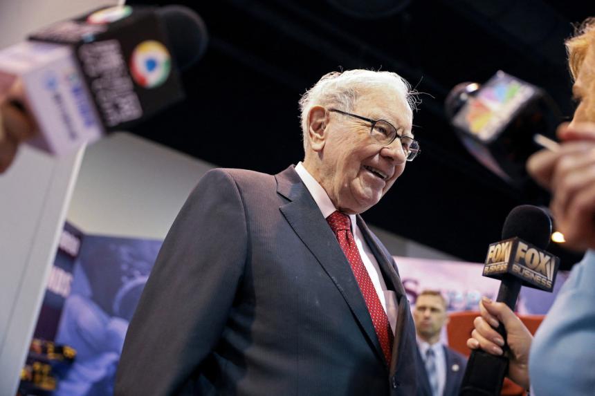 Warren Buffett charity lunch fetches winning bid of $26.5m | The ...