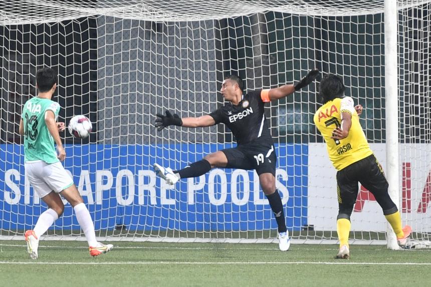 Football: Substitute Yasir Hanapi inspires Tampines to victory over ...