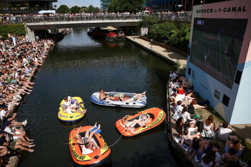 London hit with dangerous heatwave that could get worse | The Straits Times
