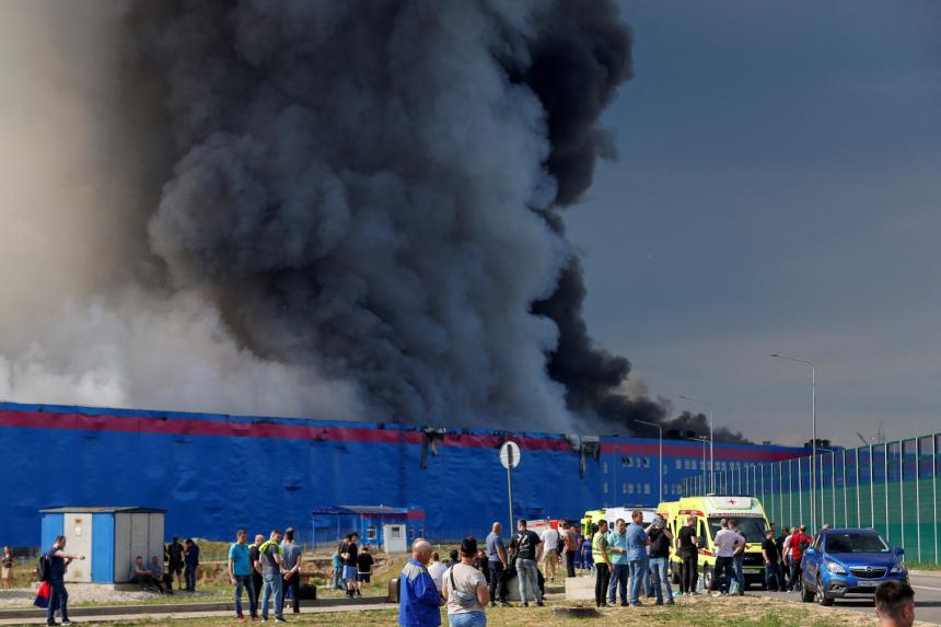 One killed in huge blaze at e-retailer Ozon's warehouse near Moscow ...