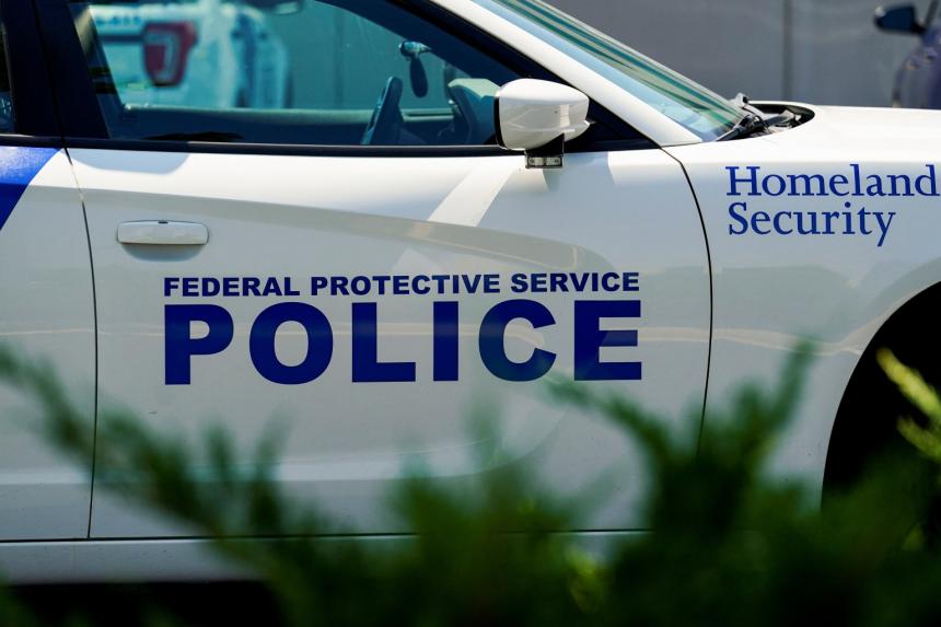 FBI, DHS warn US law enforcement of threats after Trump search | The ...