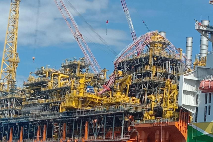 Tuas shipyard accident: Search for worker who fell into sea called off | The Straits Times