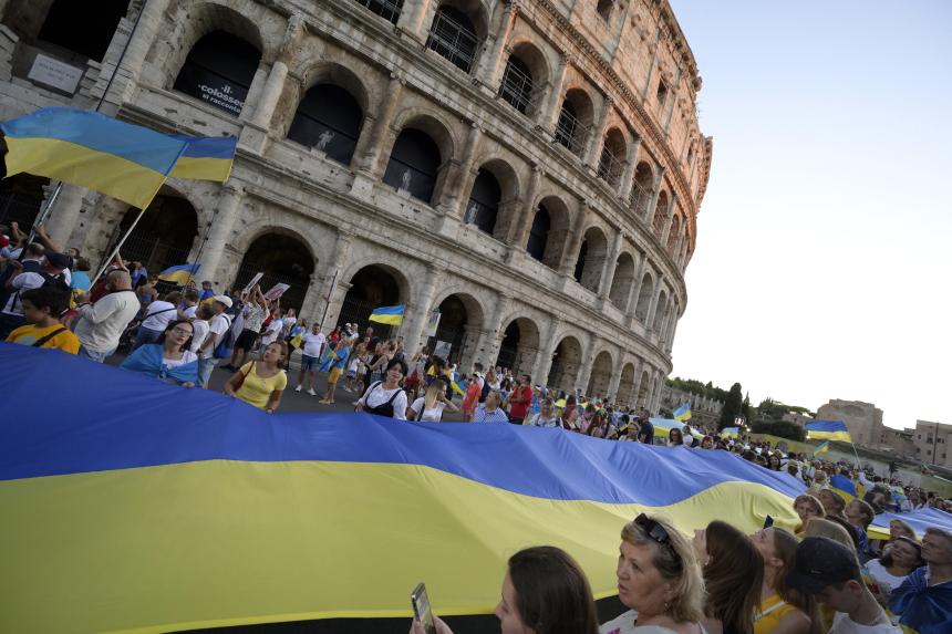 Russian attack kills 25 civilians on Ukraine’s Independence Day, Kyiv ...