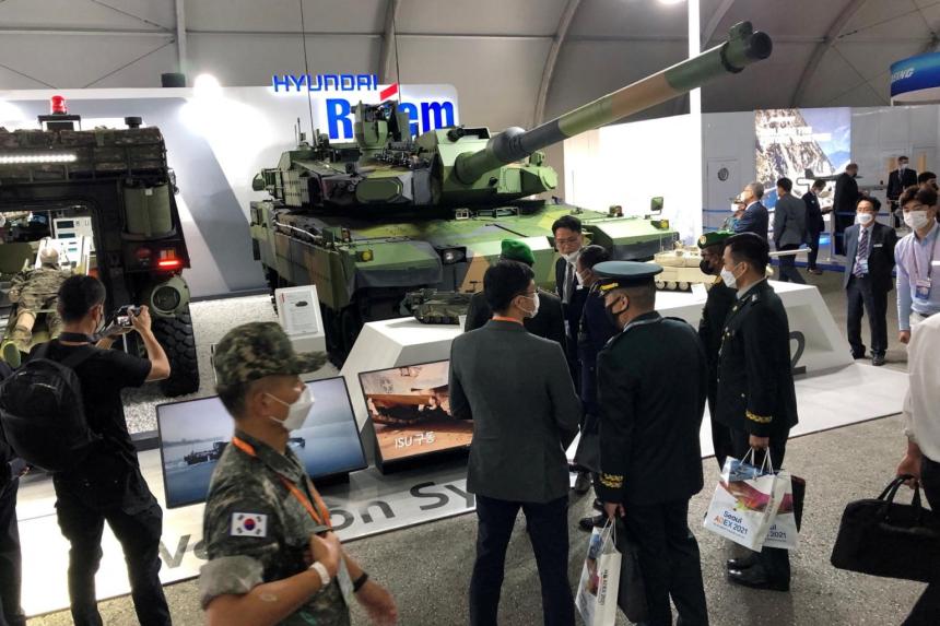 South Korea, Poland sign $8b tank, howitzer contract | The Straits Times