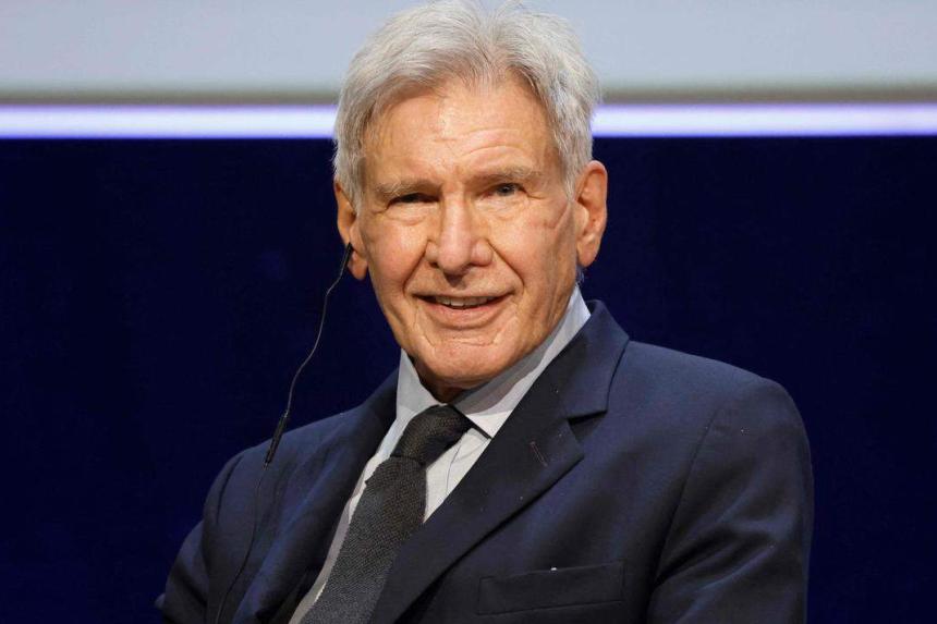 Standing ovation as Harrison Ford presents new Indiana Jones at Disney ...