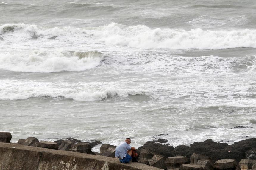 Ports in eastern China at standstill as Typhoon Muifa closes in | The ...
