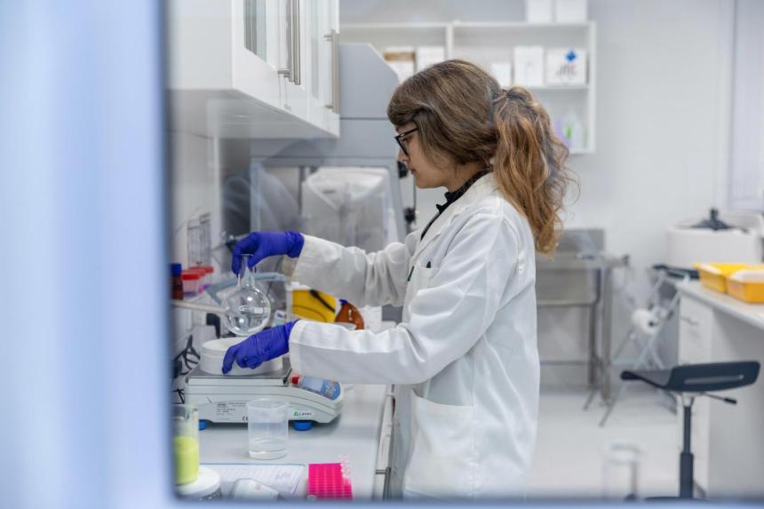 Moderna helps WHO develop Covid-19 shots that can help poor nations ...