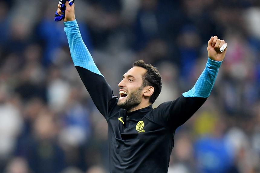 Football: Calhanoglu strikes as Inter bounce back to sink Barca in ...