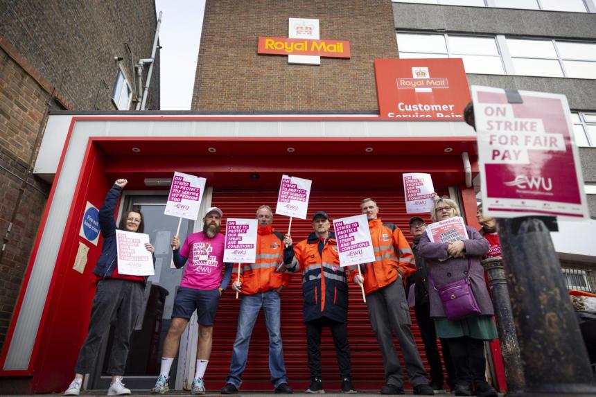 Royal Mail plans up to 10,000 job cuts, partly blaming work strikes ...