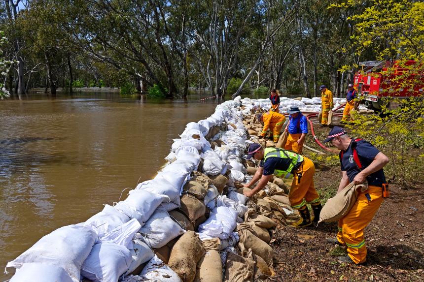 Floods leave thousands stranded in Australia, as PM warns of ‘dangerous ...